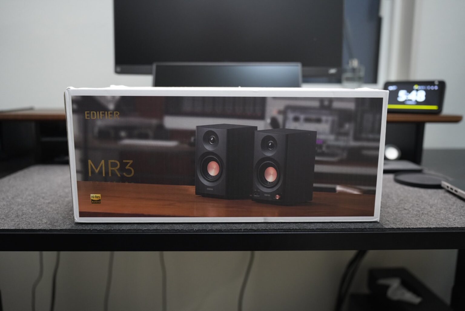 Edifier MR3をレビュー！1万円台ながらBluetooth接続にも対応したコスパ最強のスタンドスピーカー！ | Growence