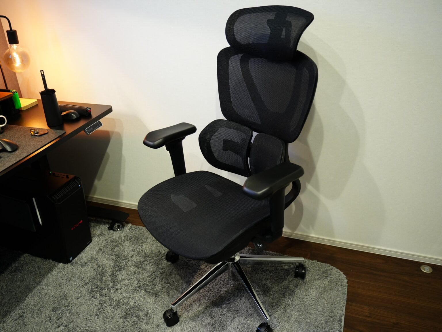 FlexiSpot C8をレビュー！どんな体型の人でも快適に使える機能性と快適性に優れたオフィスチェア！ | Growence